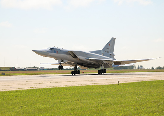 Russian Tu-22M3 long-range bombers flew from the Baikal region to the ...