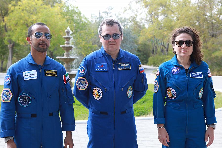 3 Russian cosmonauts arrive at International Space Station : r/space