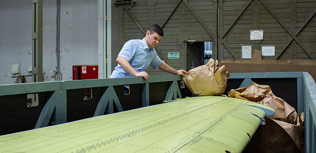SJ100 wingbox delivered to TsAGI for lifecycle tests - RUSSIAN AVIATION
