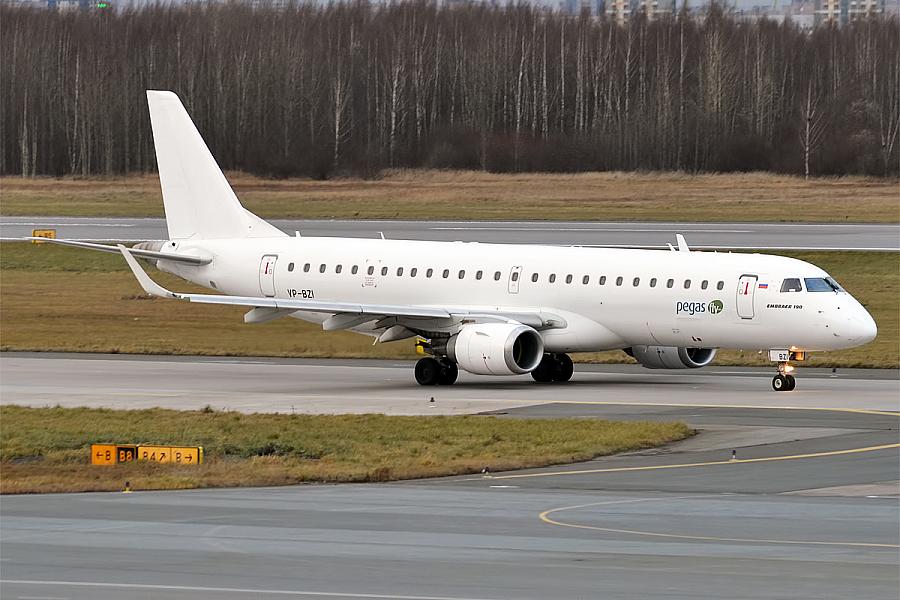 Engine of Embraer E190 aircraft preparing for flight in Khabarovsk ...