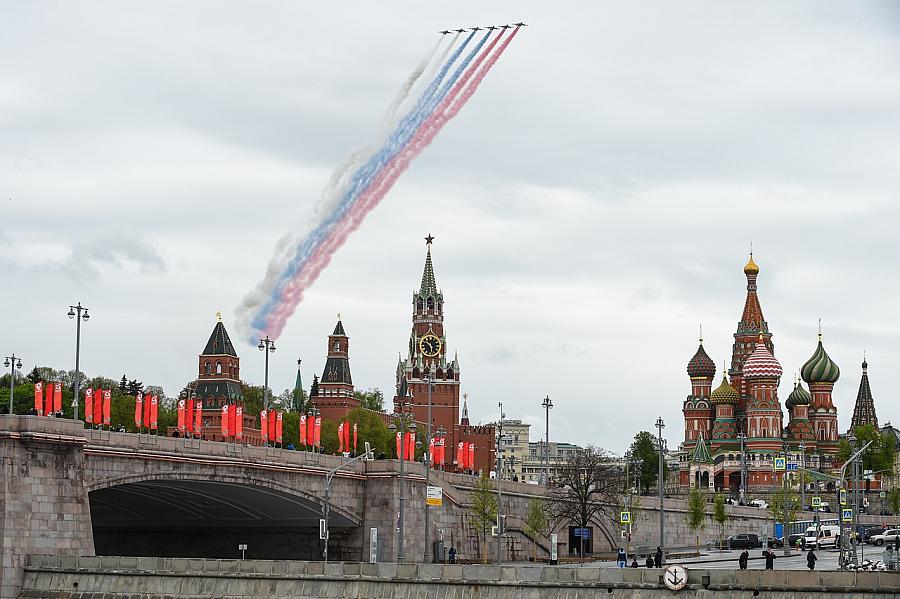 Russia holds air parade over Moscow’s Red Square on Victory Day ...