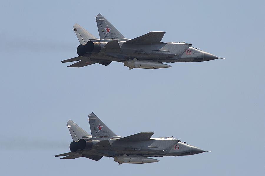 Russia’s hypersonic Kinzhal missile captured on video during large ...